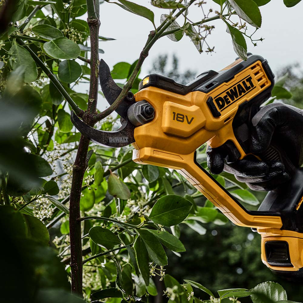 Dewalt DCMPP568N-XJ 18V Powered Pruner | Dewalt Pruners & Shears | ITS ...