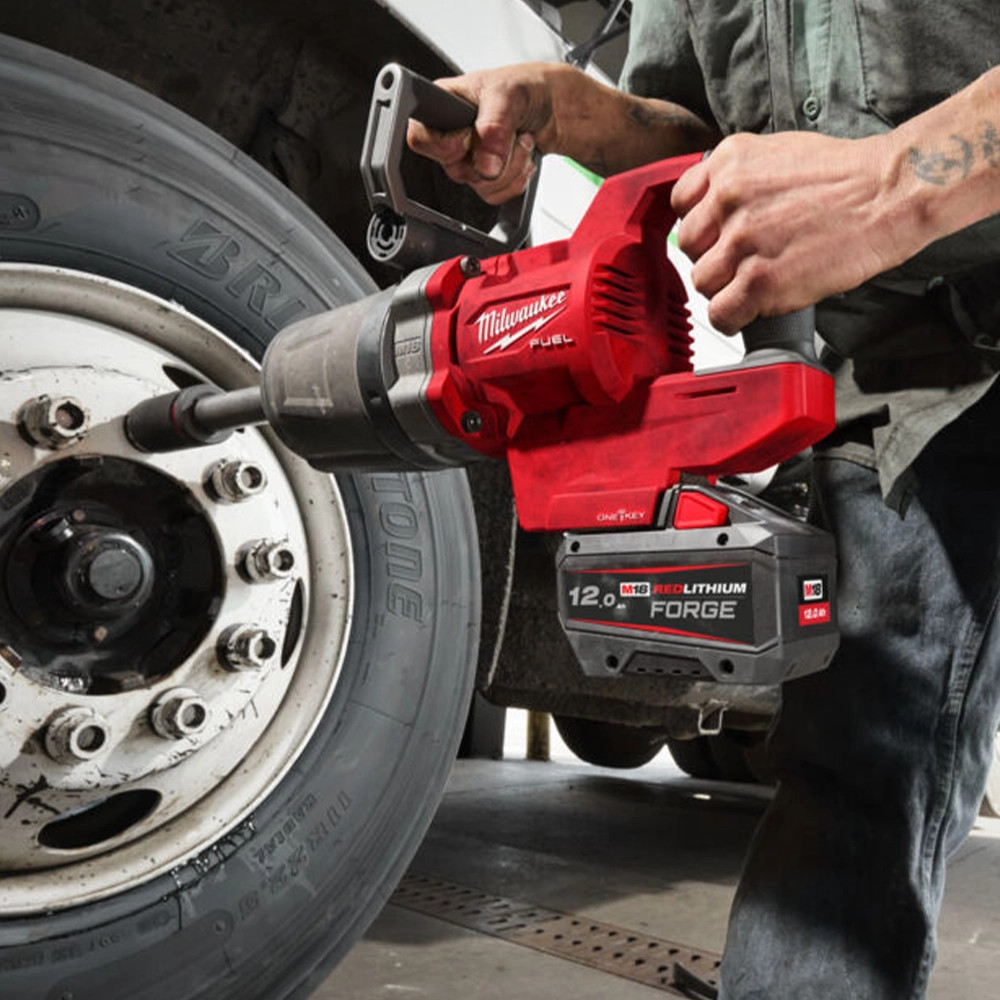 Milwaukee M18 FB12 12.0Ah 18V FORGE Li-Ion Battery | Milwaukee ...