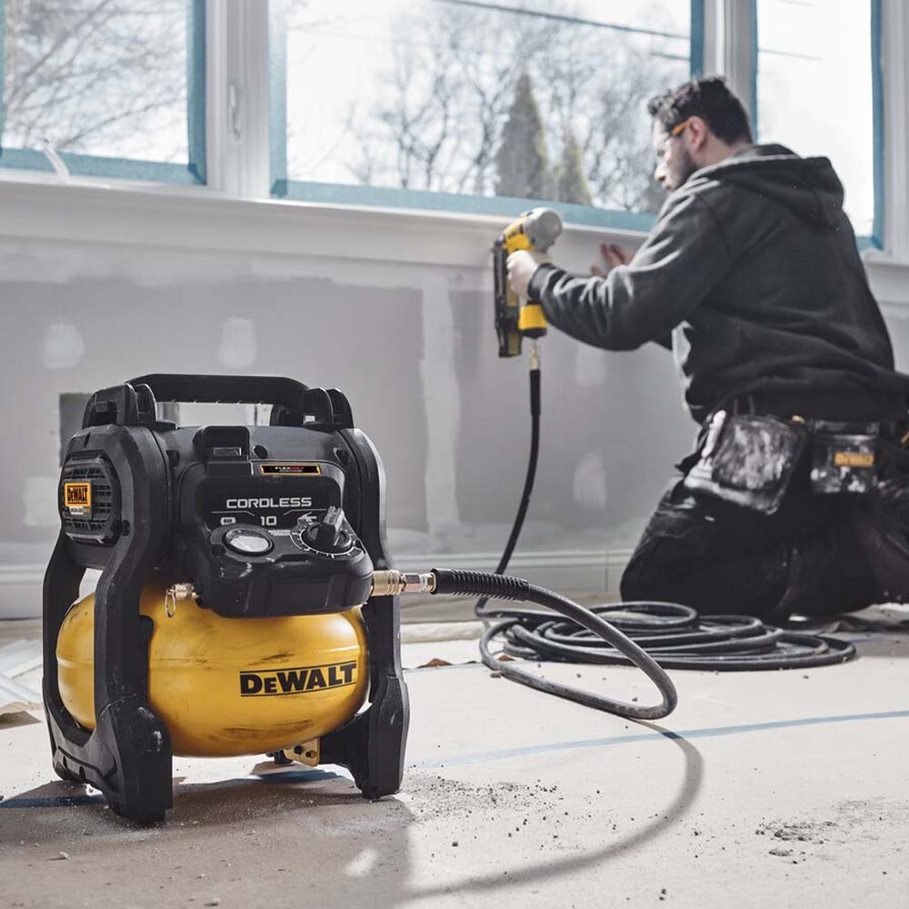 Dewalt DCC1018N-XJ 18V Compressor | Dewalt Compressors | ITS.co.uk