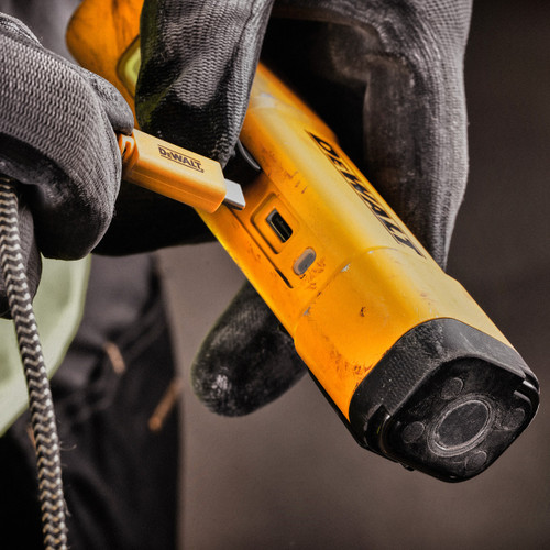 Dewalt DCL183-XJ Rechargeable USB-C Flashlight | Dewalt Torches ...