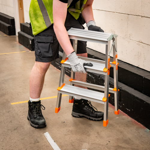 Vaunt 3 Tread Step Stool | Vaunt Step Ladders | ITS.co.uk
