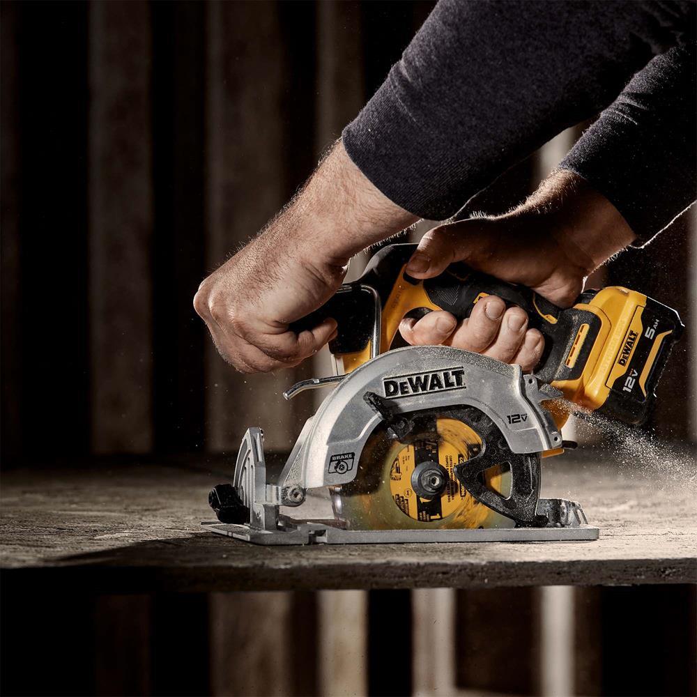 Dewalt circular saw xr brushless store