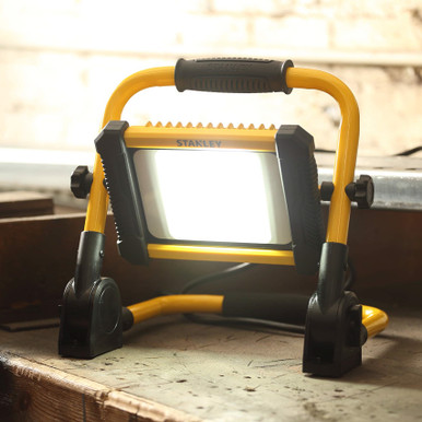 Stanley 240v LED Folding Worklight 50w | Stanley Floor Lights | ITS.co.uk
