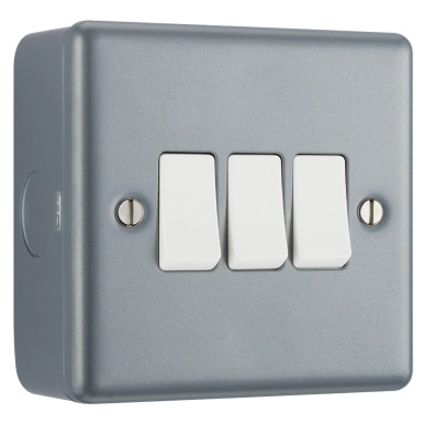BG Electrical Metal Clad 16AX 3-Gang 2-Way Triple Light Switch with ...