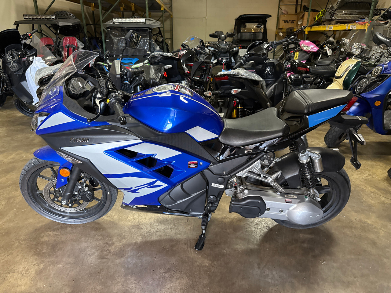 Vitacci Falcon 250cc Automatic Sport Bike | TX Powersports