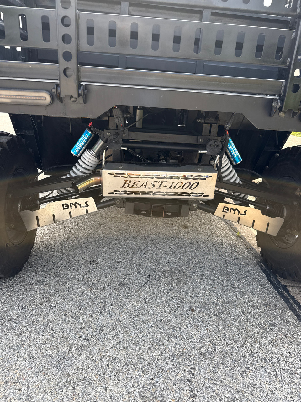 Display model New BMS The Beast 1000 2S – 81 HP V-Twin 4x4 UTV, EFI