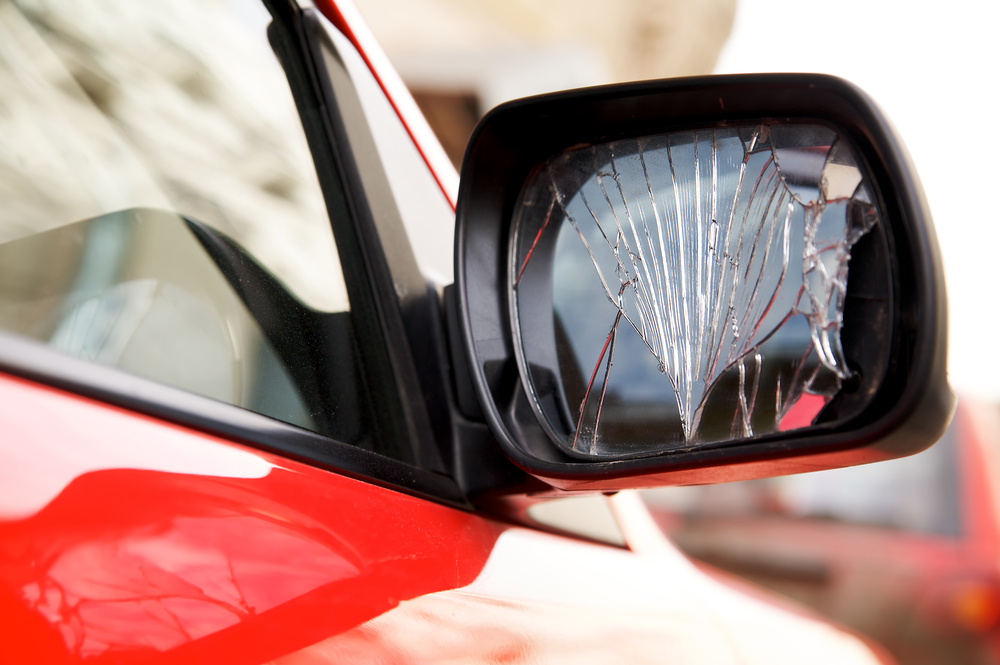 Top 5 Signs It's Time to Replace Your Side-View Mirror ...
