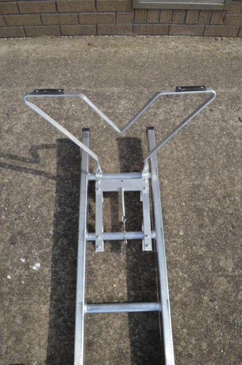 Lyte 'V' Shape Ladder Stay - Ladders.co.uk