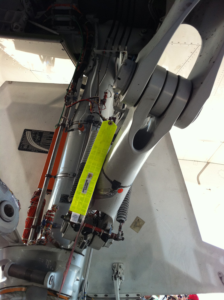 Plane Sights RR1518-L Reflective Lime Green 3" x 19" Remove Before ...
