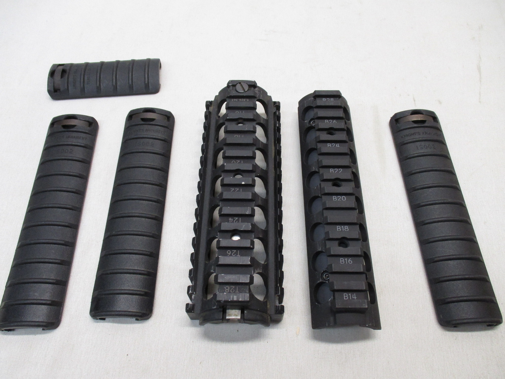 KNIGHT'S ARMAMENT KAC QUAD RAIL CARBINE LENGTH RAS M4 FOREND ASSEMBLY
