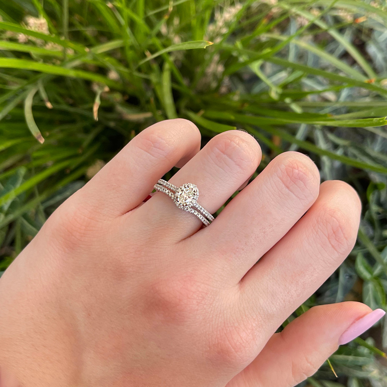 Gorgeous ready to go, in stock, engagement rings for $3K, or less!