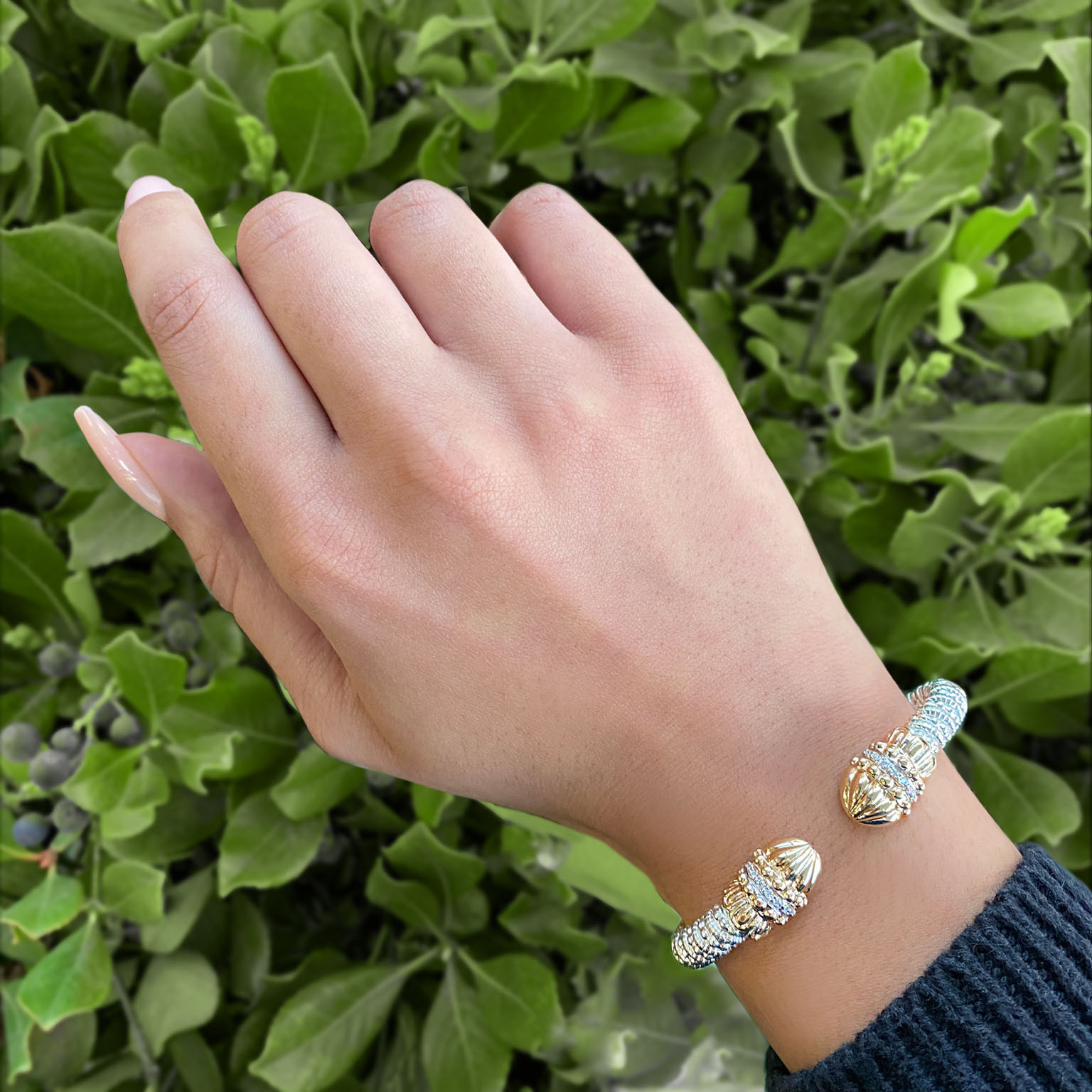 Diamond Shell End Alwand Vahan Bracelet