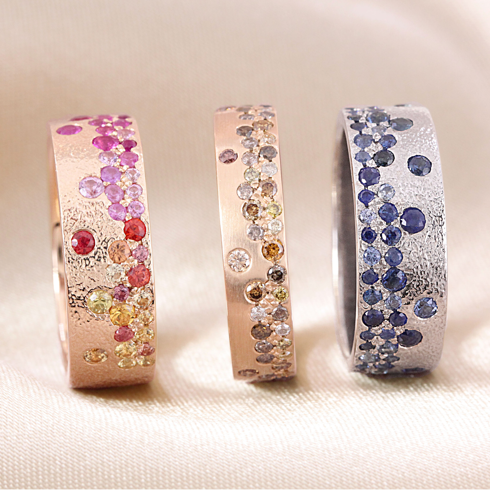 14k White Gold Blue Ombre Sapphire Scattered Raindrop Ring