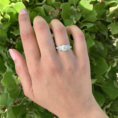 Platinum Vintage Diamond Engagement Ring from 1920s with a Floral Design