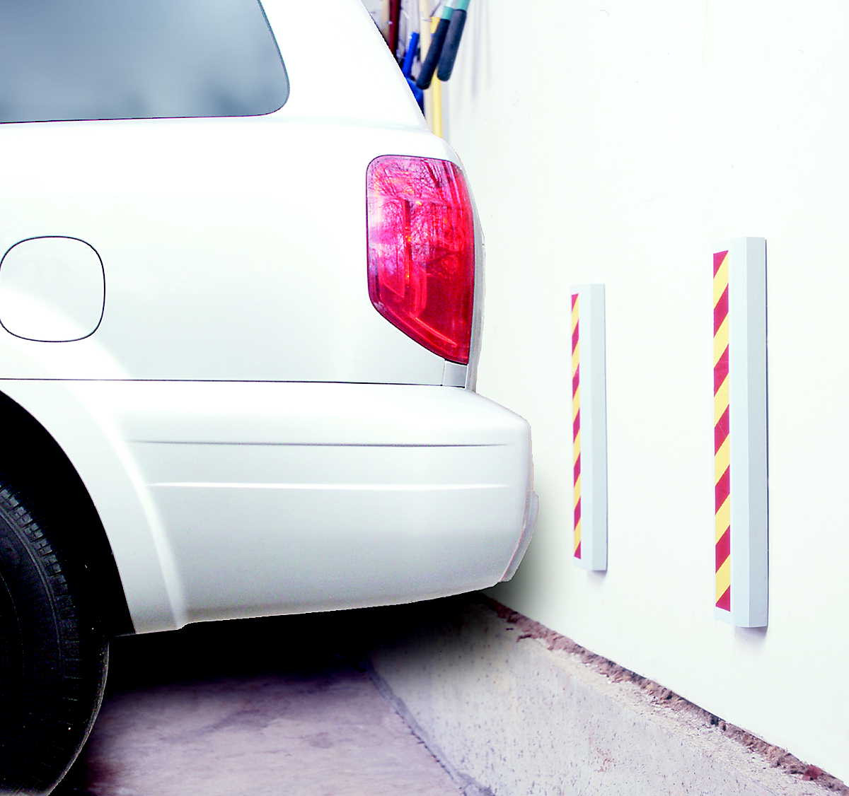 MAXSA Innovations Park Right Car Door & Bumper Guards