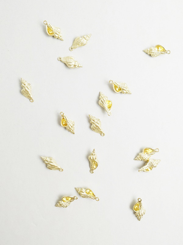 Conch Shell Bra Pendant