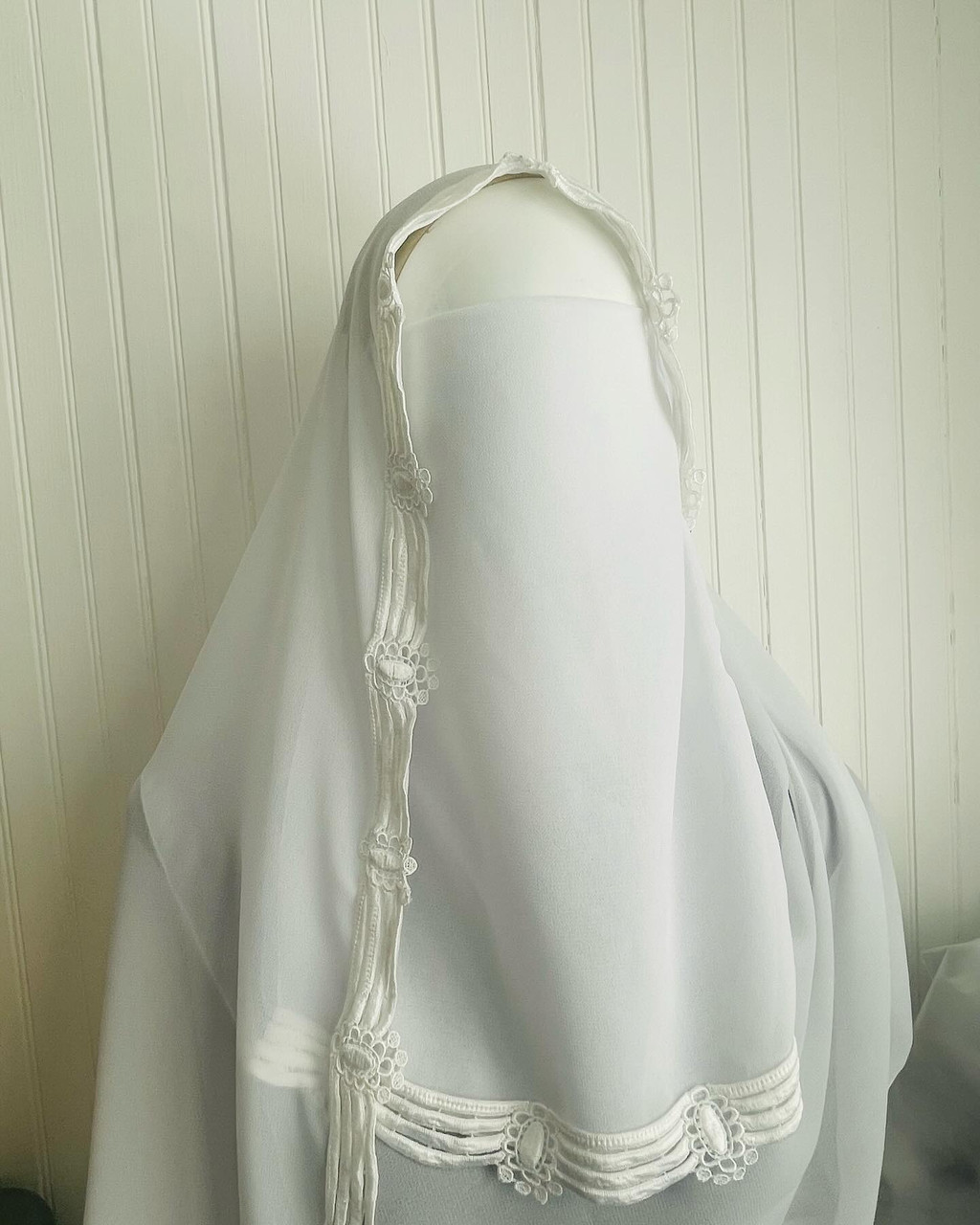 White Pebble Georgette Lace Hijab/Niqab Set - Al-Mujalbaba Hijabs