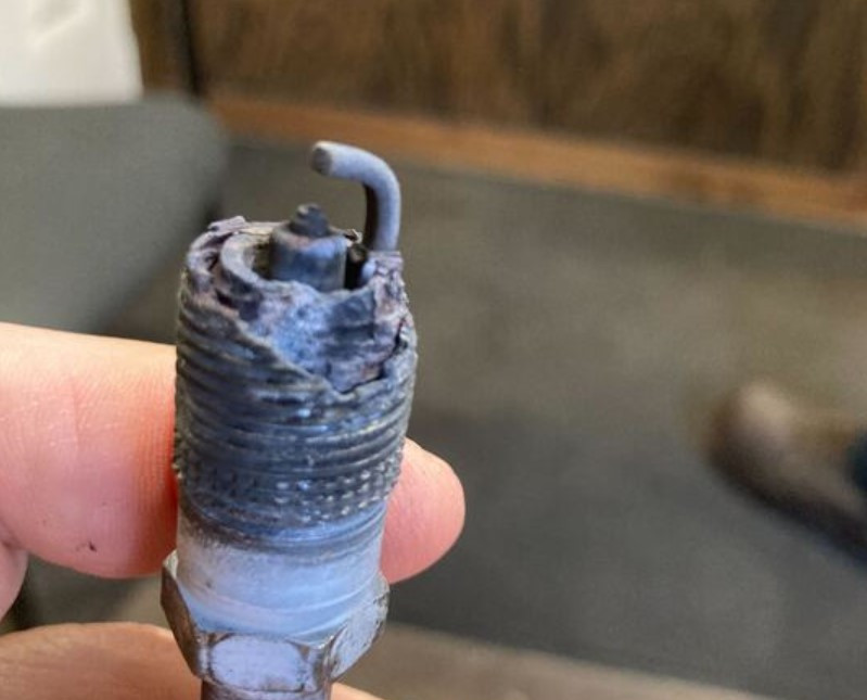 Measuring a spark plug to determine repair insert size - Help with ...