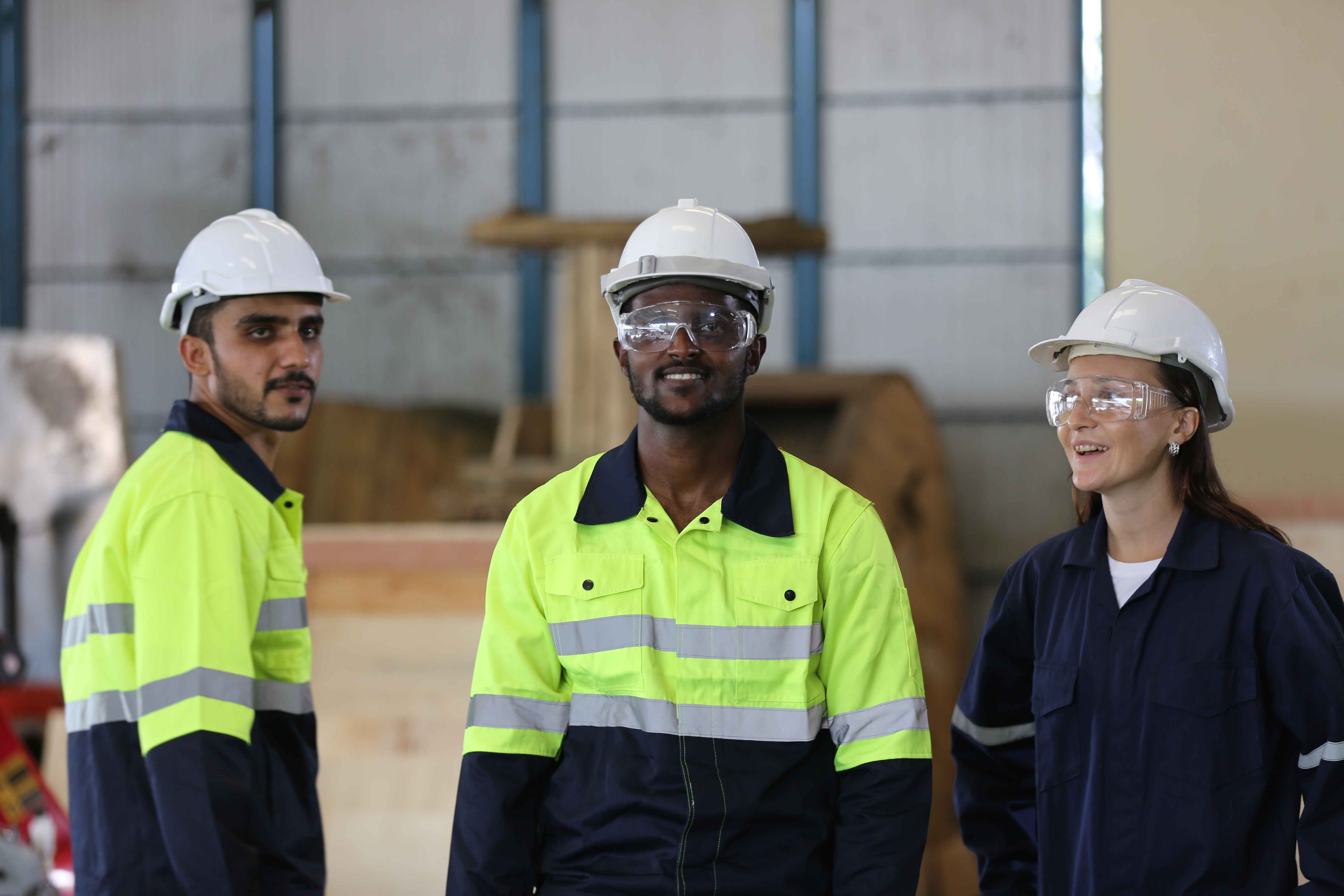 How Hi Vis Workwear Enhances Visibility and Reduces Accidents in ...