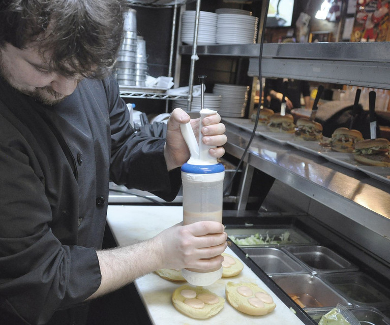 Restaurant Condiment & Sauce Bottles | FIFO Innovations