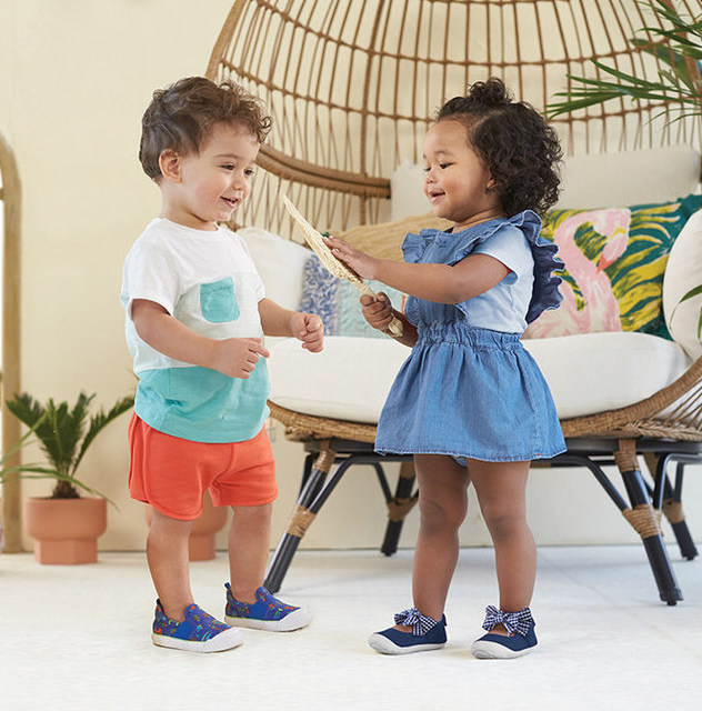 Categories - Page 1 - Daniels Shoes