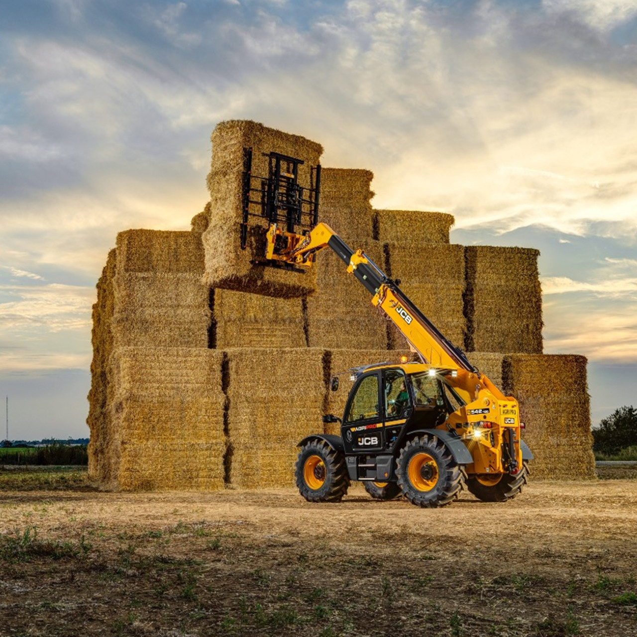 JCB 42’’ Tool Cabinet Stack & Telehandler wrap | JCBTLHSTACK