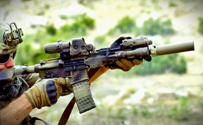 SureFire SOCOM RC3 Fast-Attach 5.56 NATO Suppressor - Dark Earth (DE)