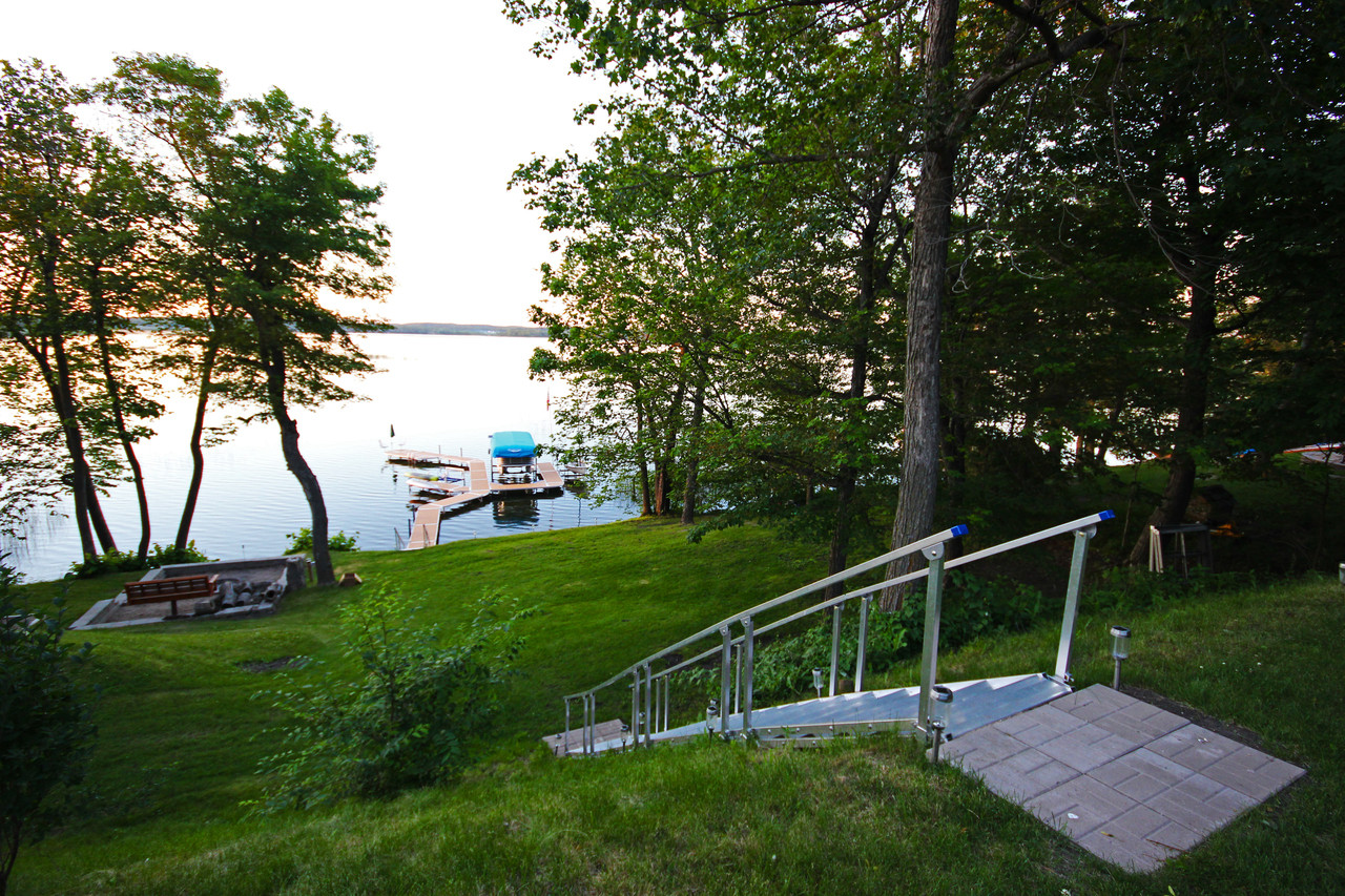 Pivoting QuickSteps with Handrail - The Shore Shack