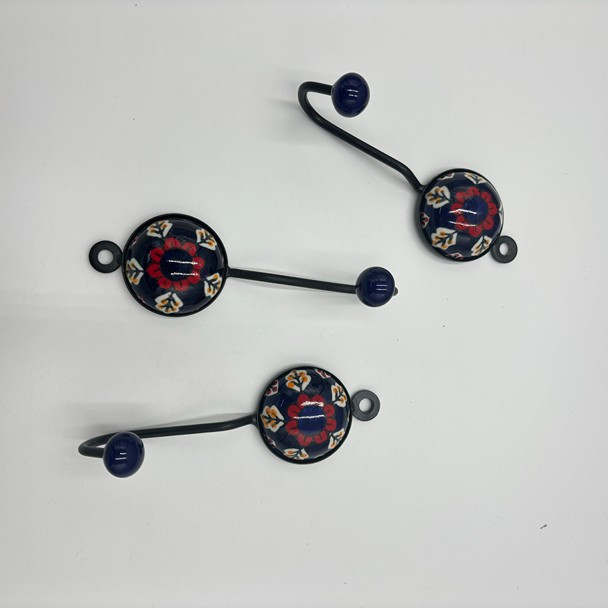 10055 ROUND HOOK. 11x3x4cm - The Ugly Duckling