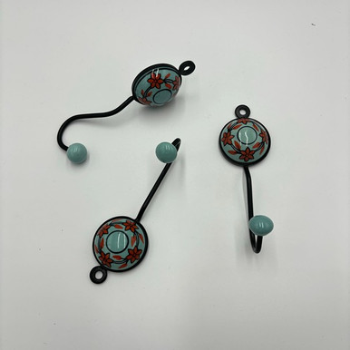 10043 ROUND HOOK. 11x3x4cm - The Ugly Duckling
