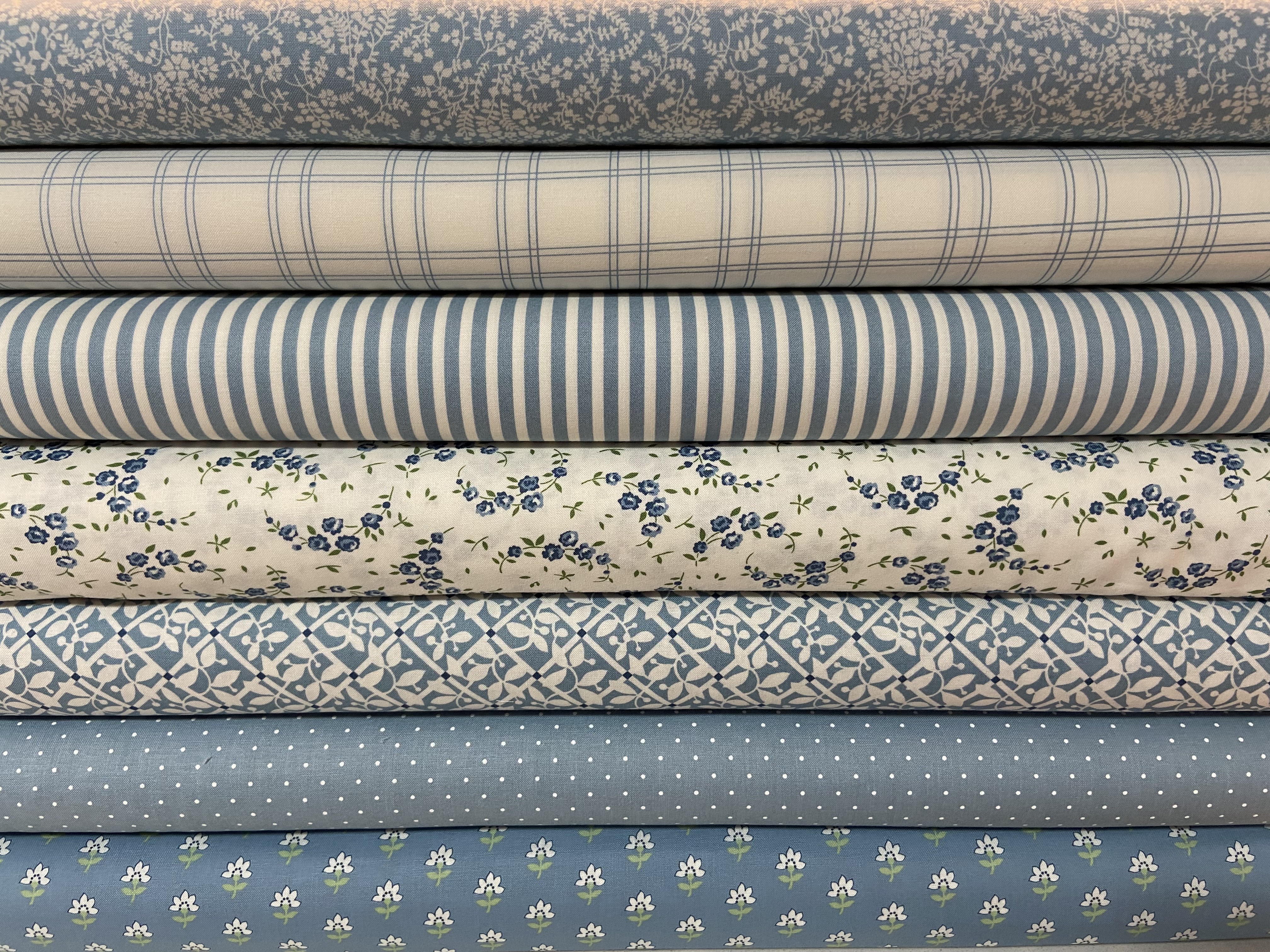 Moda Fabric - Fat Quarter Bundle - Shoreline by Camille Roskelley ...