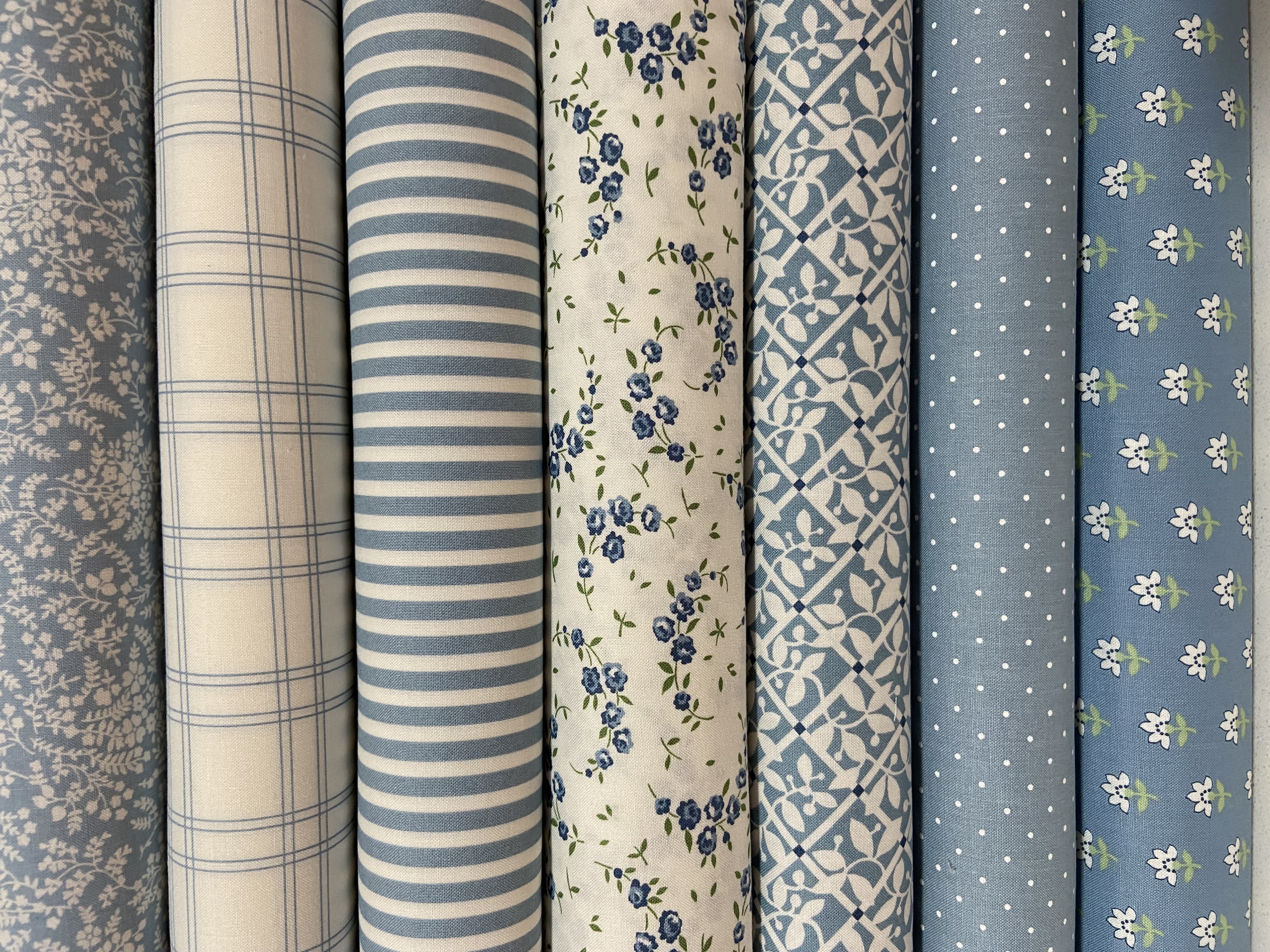 Moda Fabric - Fat Quarter Bundle - Shoreline by Camille Roskelley ...