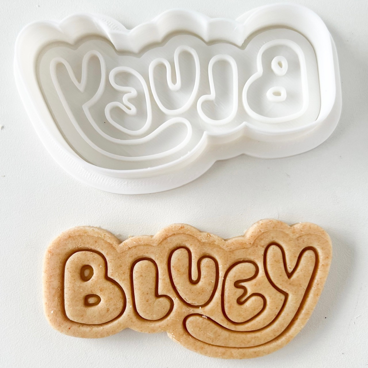 Bluey logo Fondant stamp and cutter Set - Christines Molds