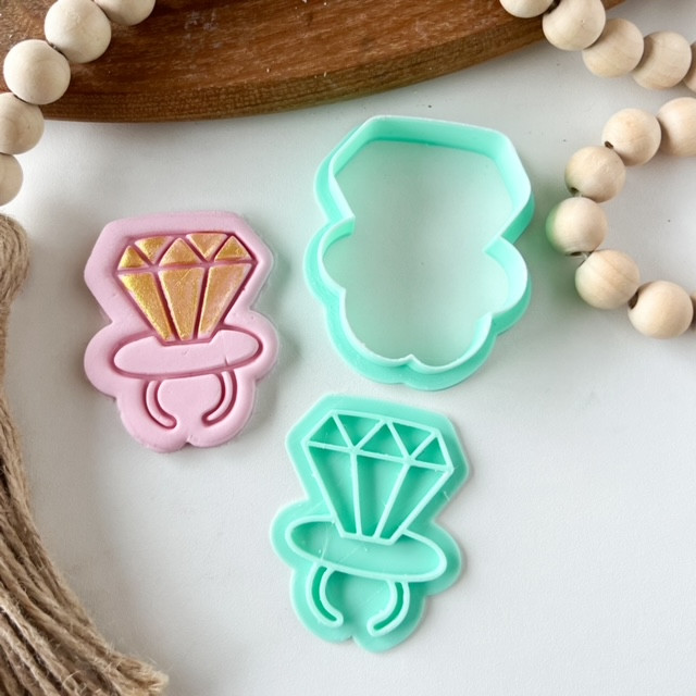 Christine's Molds cake decorating supplies