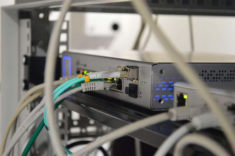 The Pros And Cons Of Networking Rfid Readers Atlasrfidstore