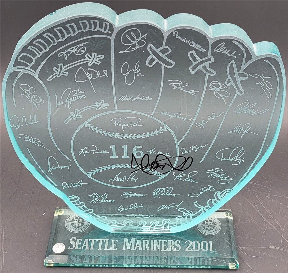Ichiro Suzuki Autographed 2001 Commemorative 116 Wins Trophy Seattle ...