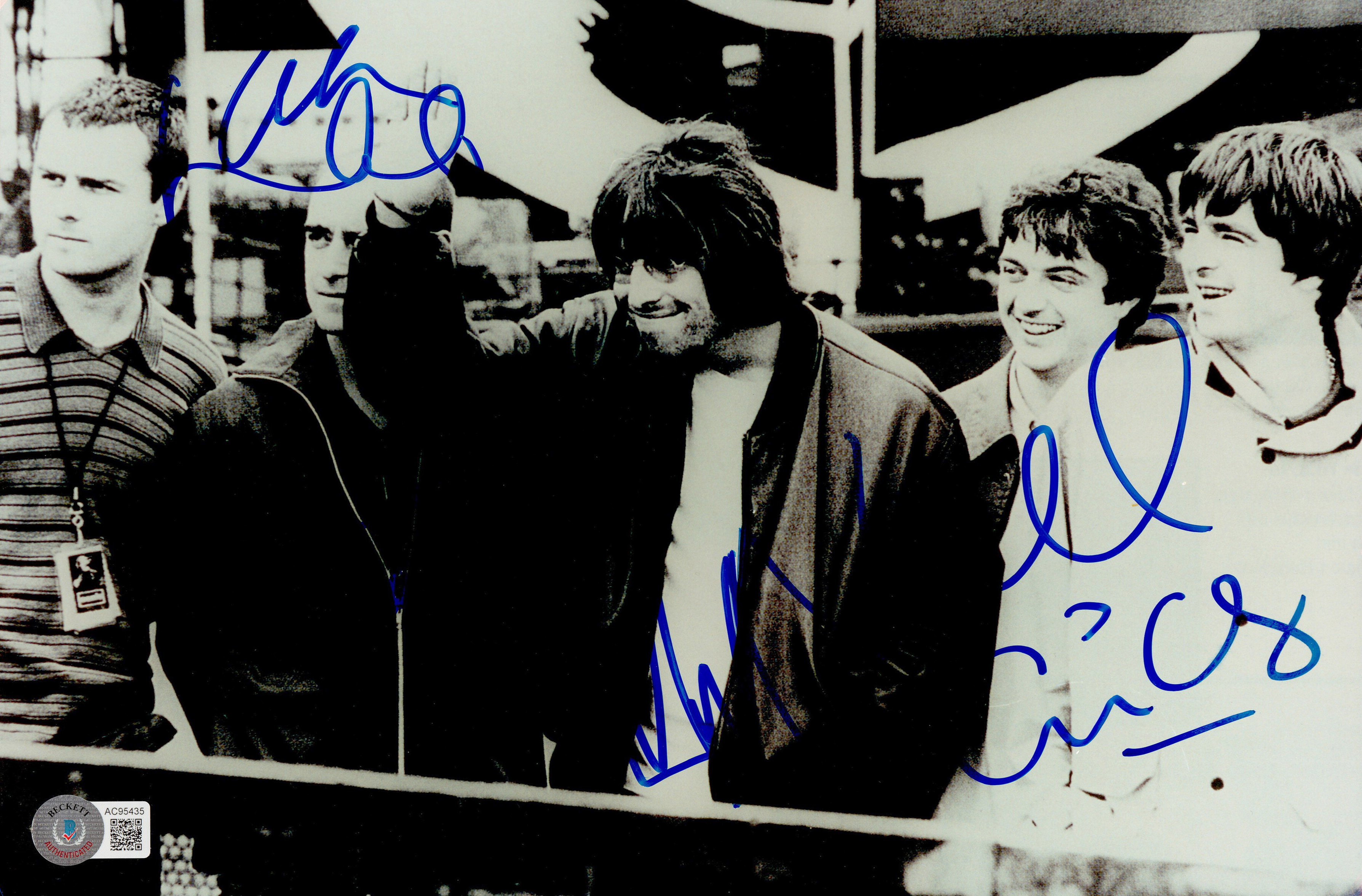 Oasis Autographed 8x12 Photo Band With 5 Signatures Including Noel ...