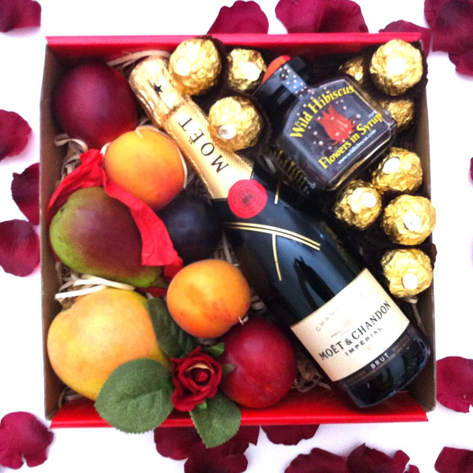 Order Fruit Hampers - Our Fresh Fruit Hampers perfect for all occasions