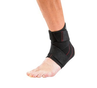 Mueller Adjustable Ankle Stabilizer