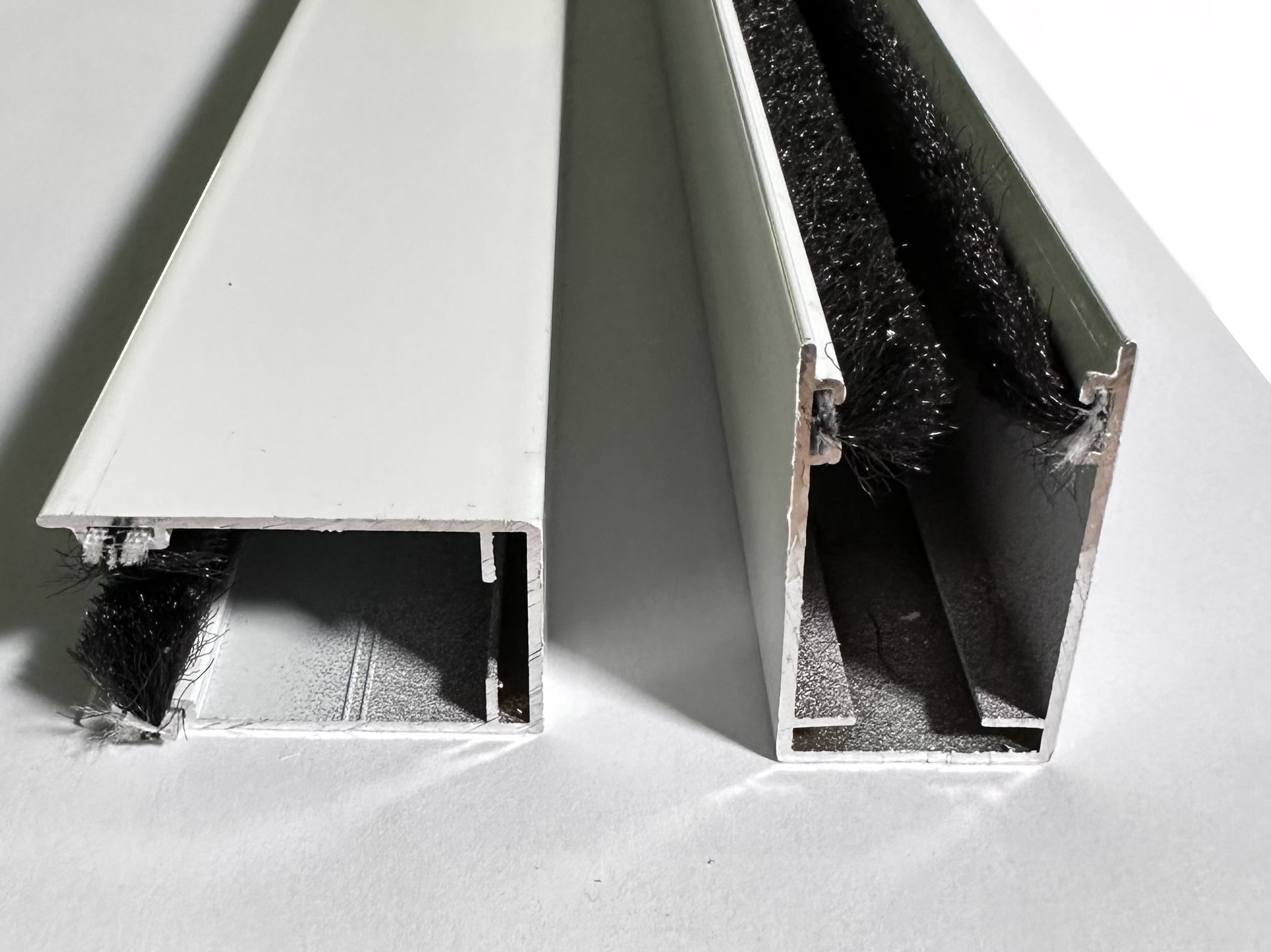 Genius 46 Retractable Mesh Fly Screen 40mm Replacement Side Guides ...