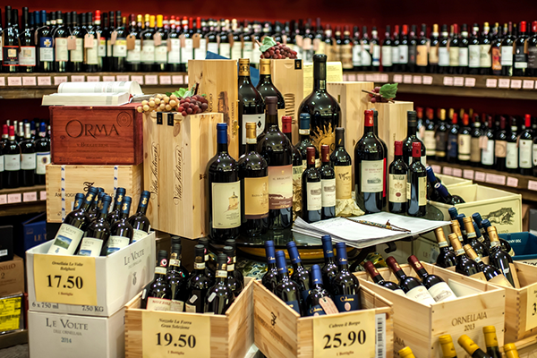 10 Retail Wine Display Ideas For Your Products - The Global Display ...