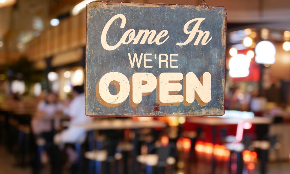 5 Business Entrance Ideas That Improve Curb Appeal - The Global Display ...