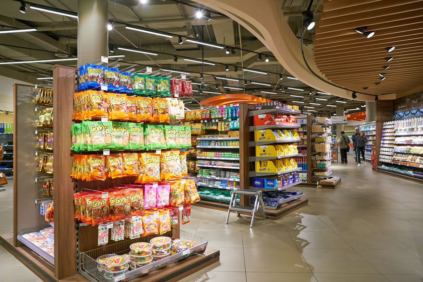 What Is An Endcap Display? A Quick Guide - The Global Display Solution™