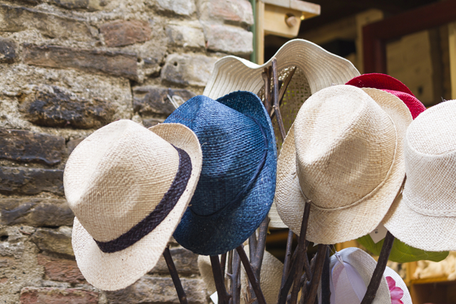 5 Retail Hat Display Ideas To Attract More Customers - The Global ...