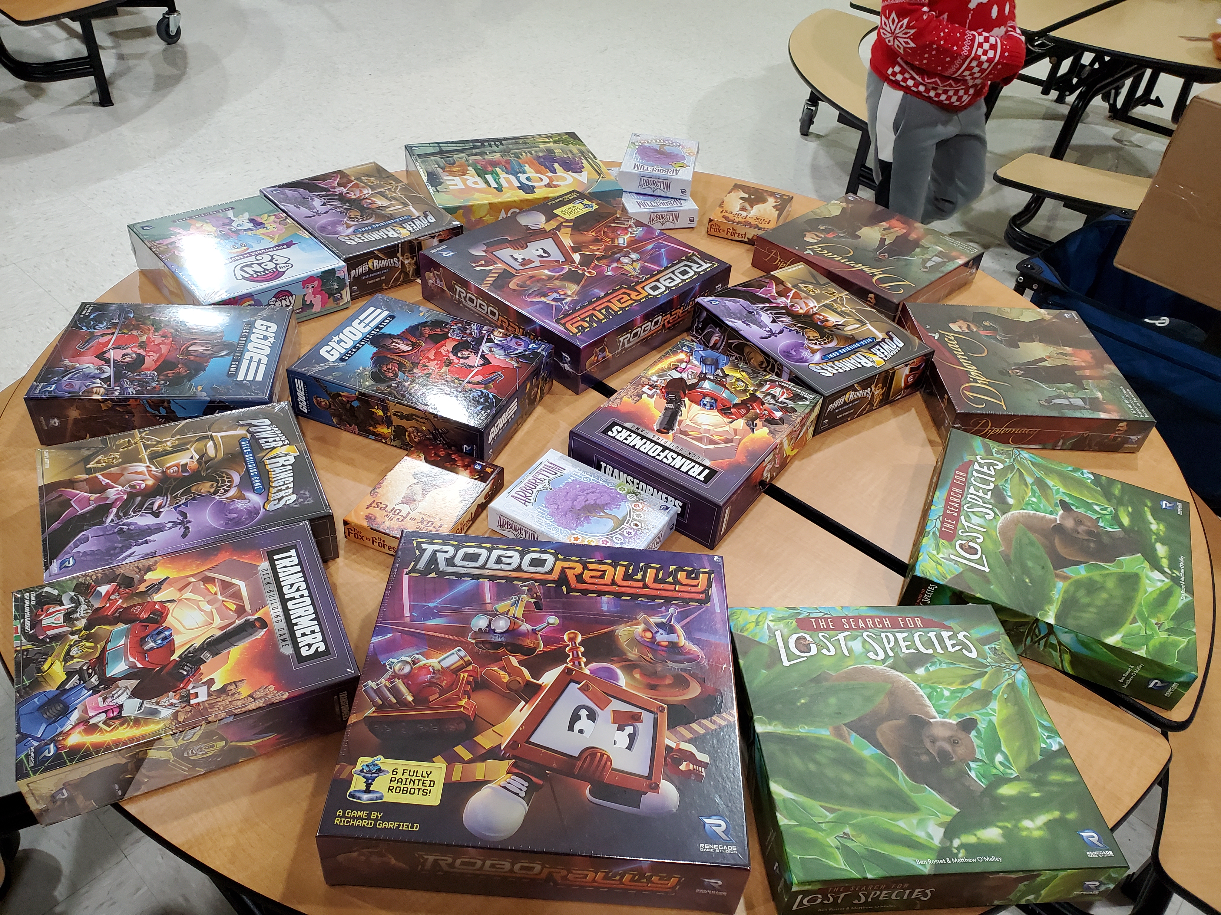 Renegade Teams Up With Step Ahead Tech to Spread Holiday Cheer ...
