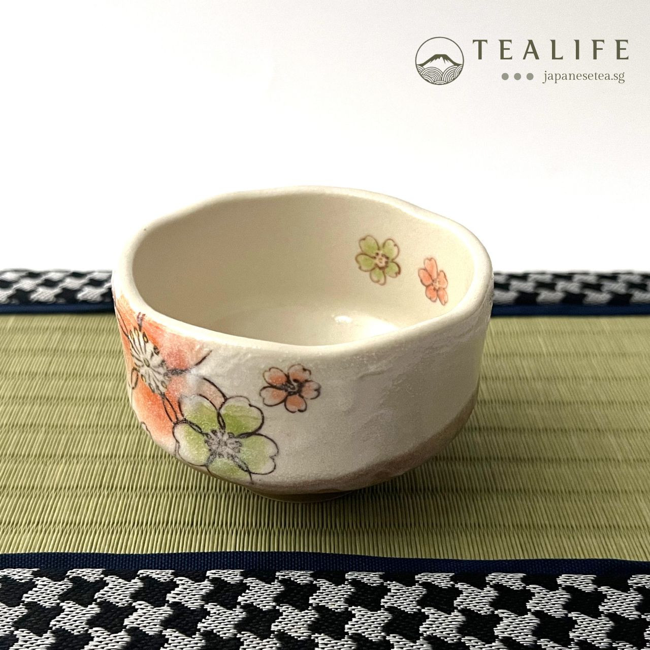Tealife | Mini white Matcha Bowl Modern Sakura Design