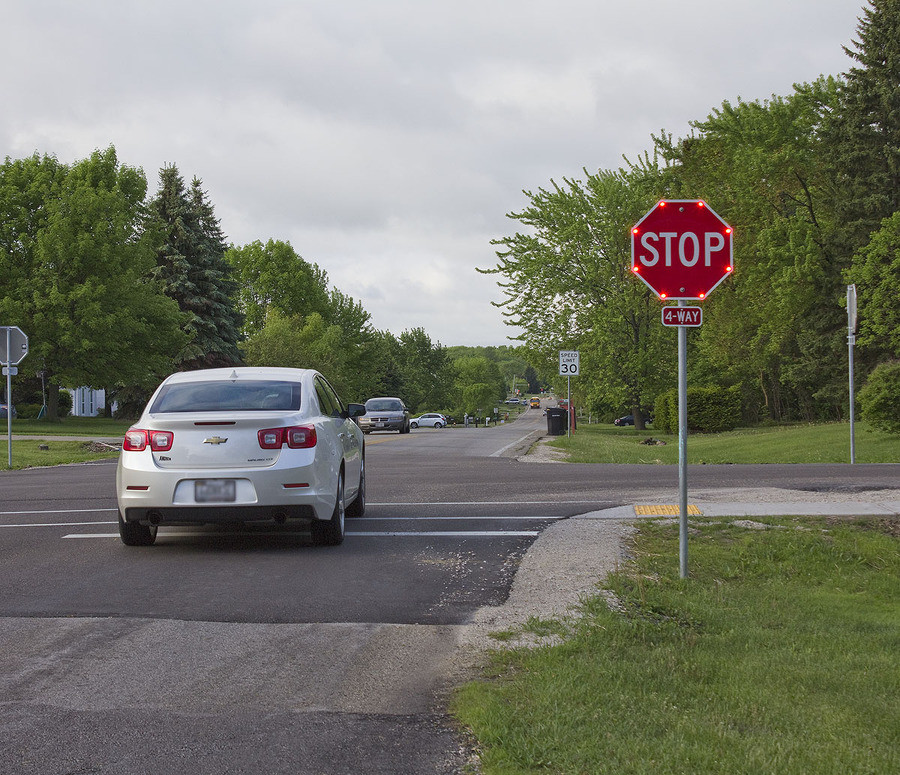 BlinkerStop® Flashing LED STOP Sign R1-1 - Intersection Conflict ...