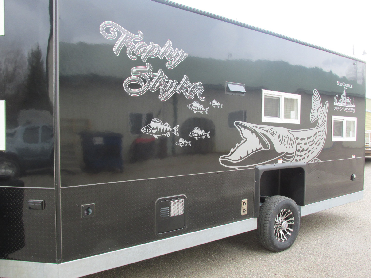 SOLD! Ice Castle 17 Trophy Stryker RV