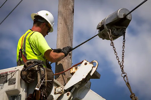 How-To: Aerial Cable Placement – Moving Reel vs. Stationary Reel Method ...