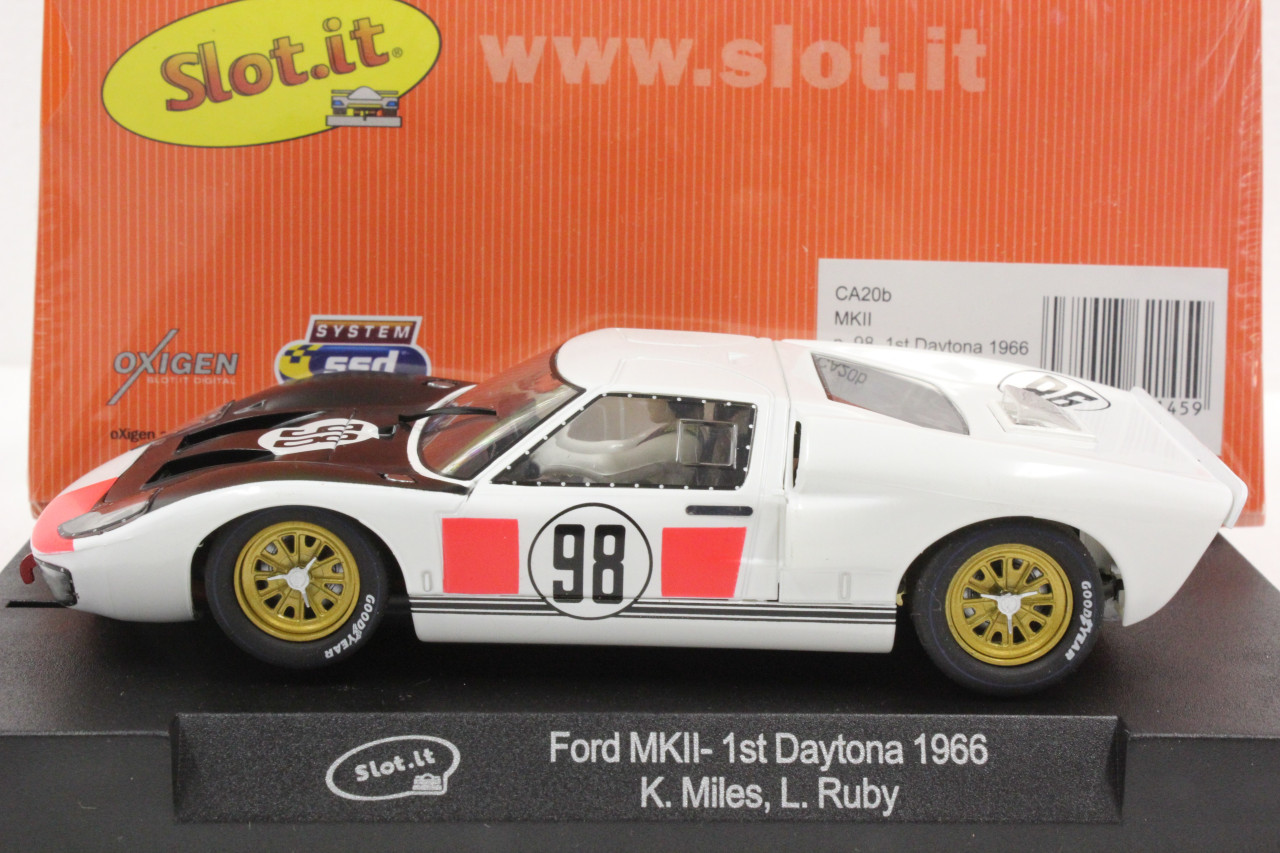 SICA20B Slot.it Ford GT40 Daytona 1st Place Ruby / Miles 1966, #98 1:32 ...